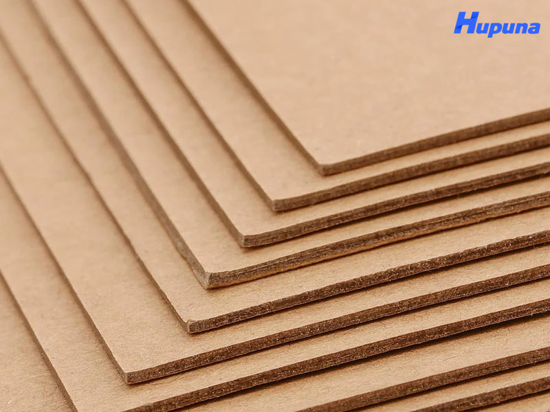 Giấy chipboard là gì? Ưu điểm nổi bật và ứng dụng thực tế